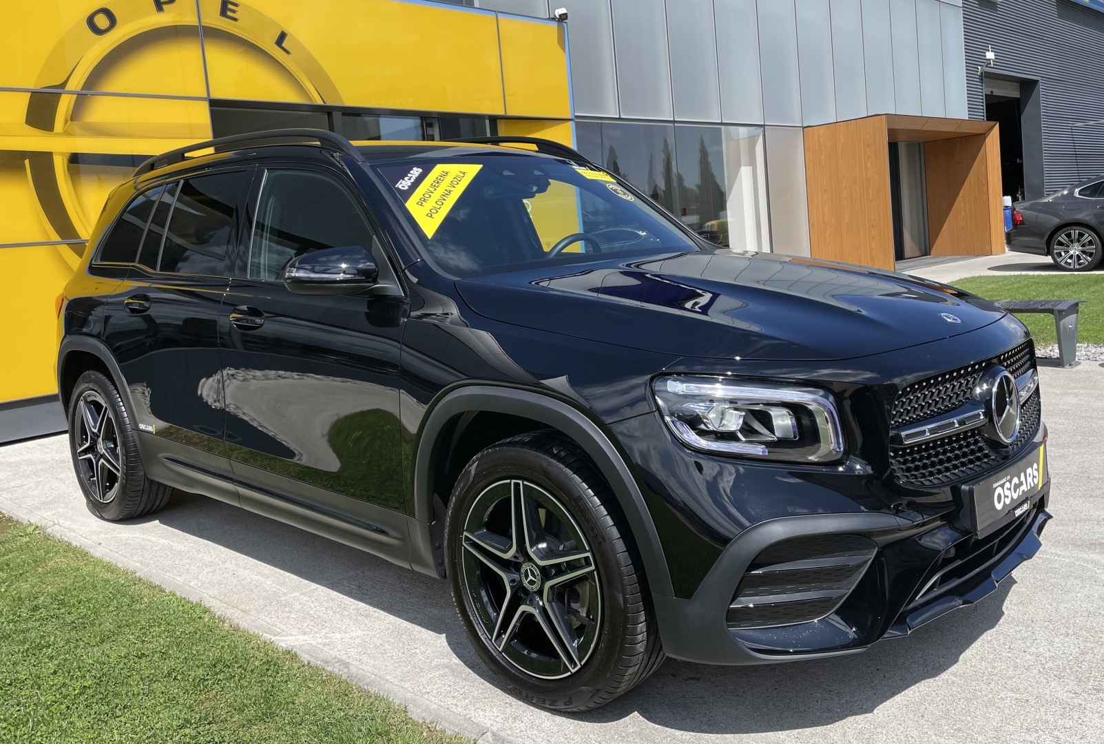 Mercedes-Benz GLB 220 AMG LINE